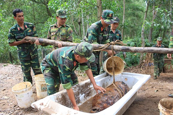 Tiêu hủy hơn 8 tấn bom, mìn sót lại sau chiến tranh