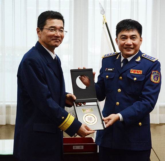 Tàu CSB 8002 thăm và giao lưu tại Nhật Bản